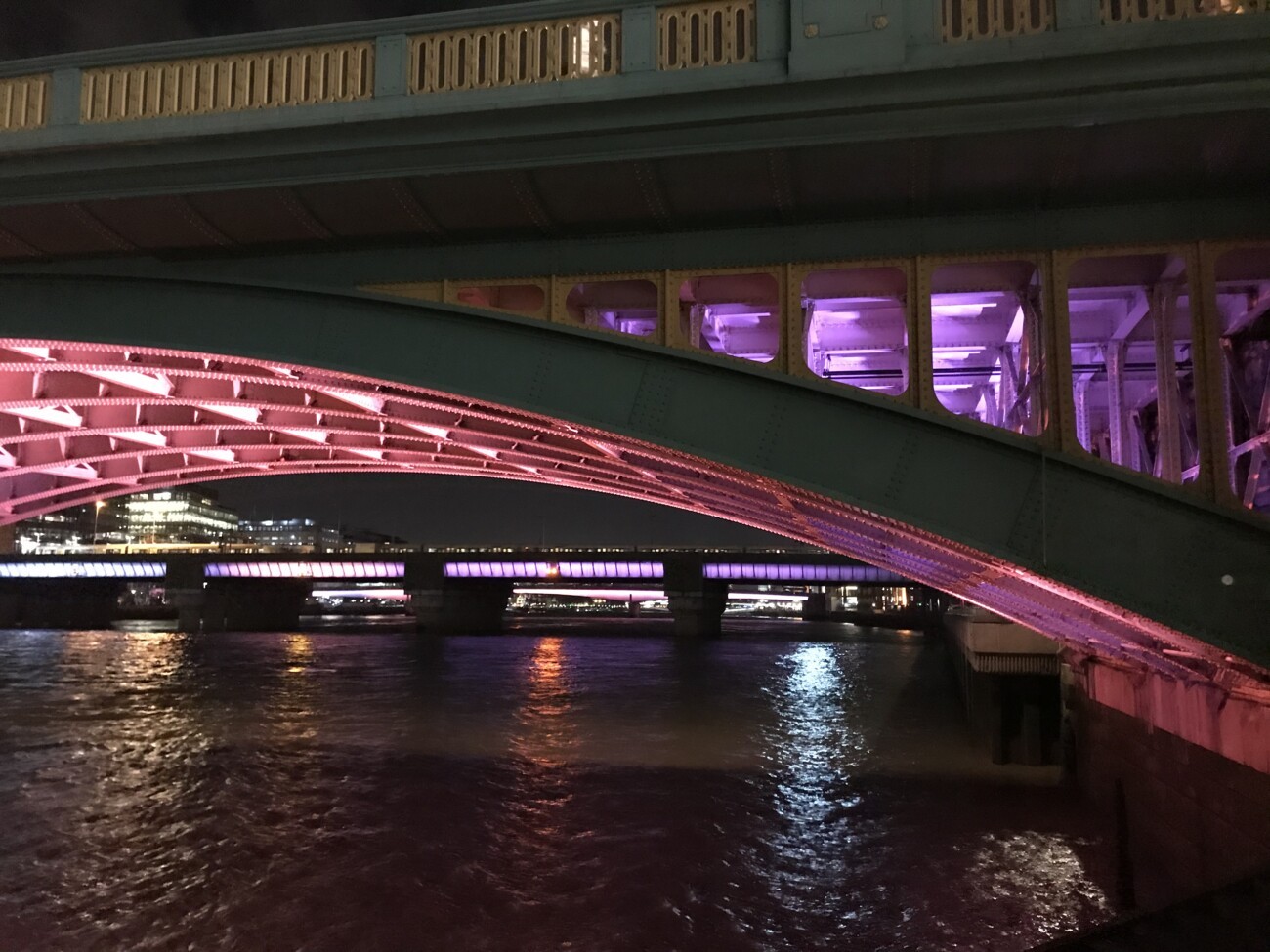 Gillian Darley | Along the Thames