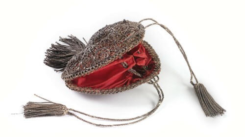 Susannah Clapp · At the V&A: ‘Bags: Inside Out’