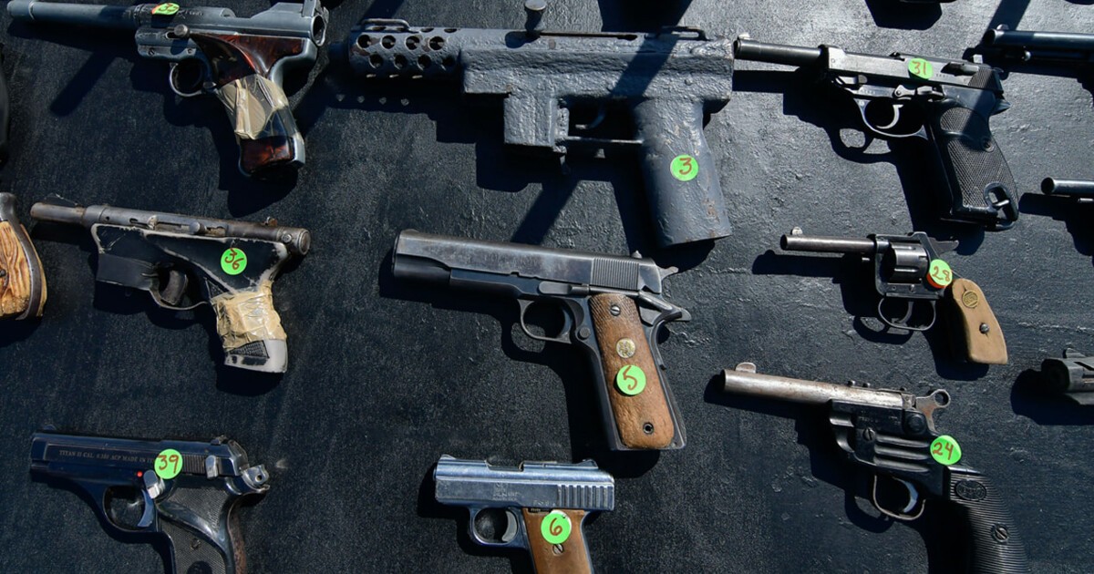 Rachel Nolan · On the Iron River: Guns across the Border