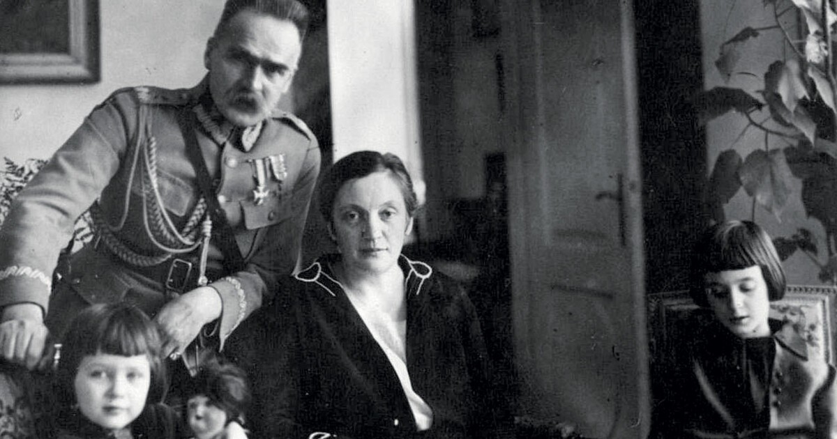 Neal Ascherson · A Nation like Lava: Piłsudski’s Vision