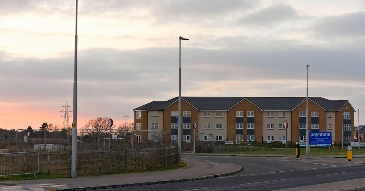 James Meek · Underwater Living