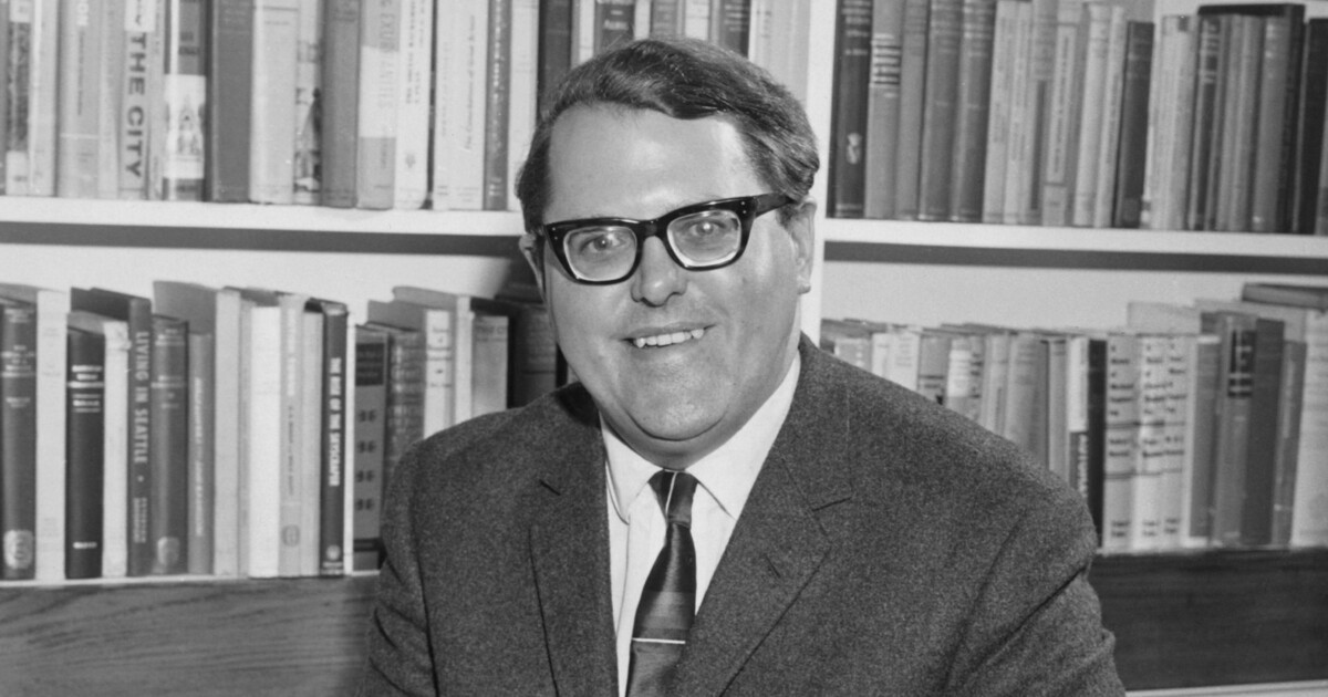 Neal Ascherson · Professor Heathrow: Asa Briggs says yes