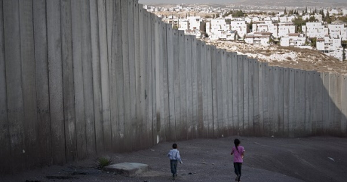 Natasha Roth | The Segregation Wall